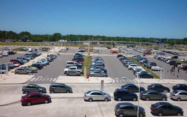 Tips to Park in A Busy Parking Lot - Wrigley Parking